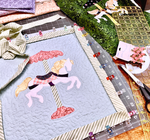Carousel Horse - Mini Wall Quilt - Fusible Applique – expressivequilts.com